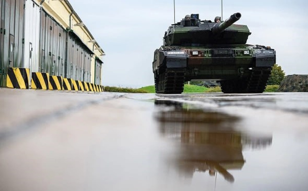 Российские военные группировки «Восток» захватили немецкий танк Leopard ...