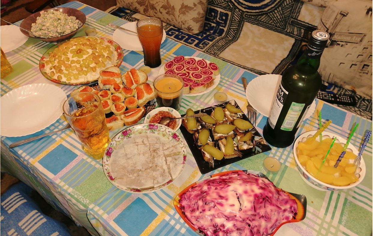 Диетолог рассказала, как сделать новогоднее застолье полезным